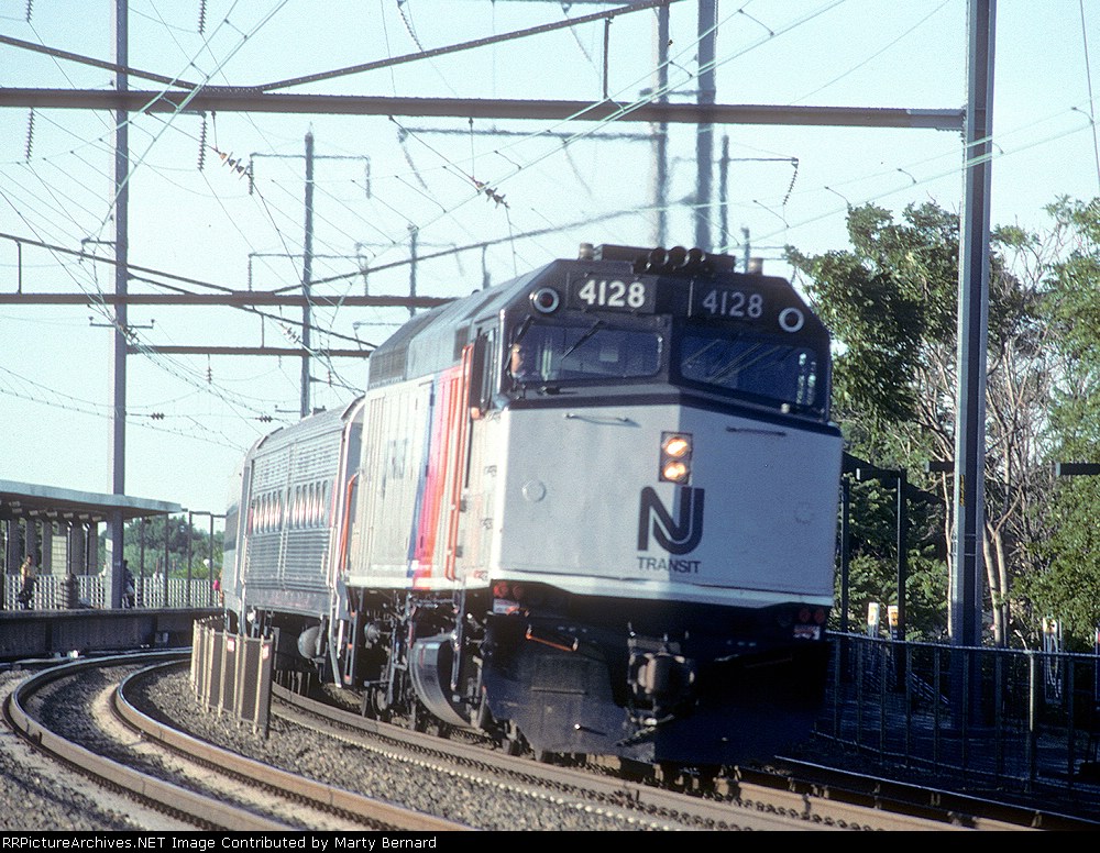 NJT 4128 @ 6:4365 pm